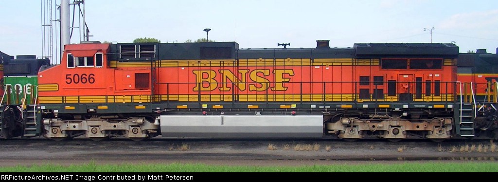 BNSF 5066